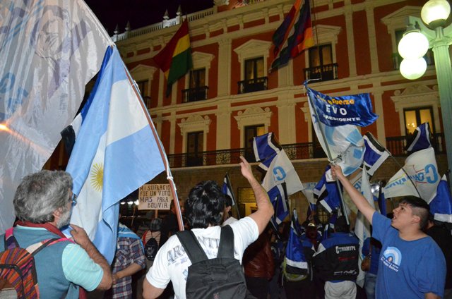 Los masistas festejan la segunda reelección de Evo Morales | Oxígeno ...