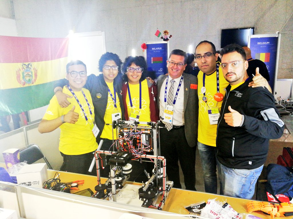 Bolivia logra pasar la primera ronda del Mundial de Robótica | Oxígeno ...