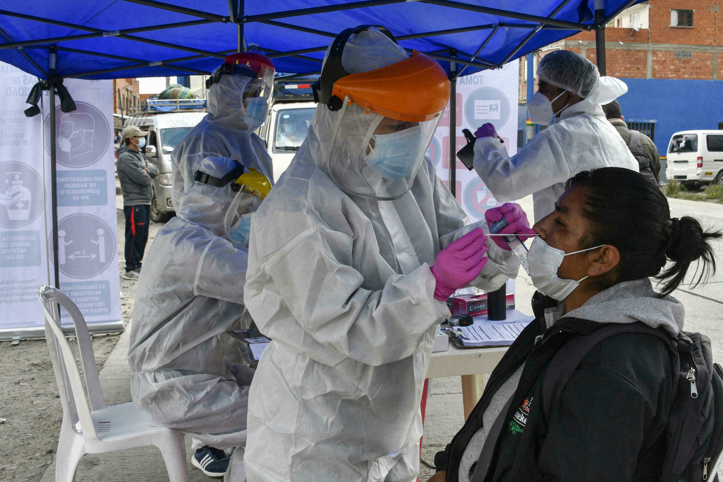 Salud prevé que Bolivia registre dos brotes regulares de Covid-19 en el ...